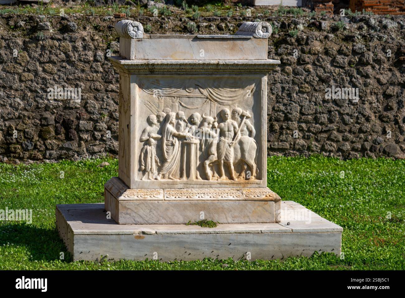 The marble altar of Temple of the Genius of Augustus, Building VII.9.2 ...