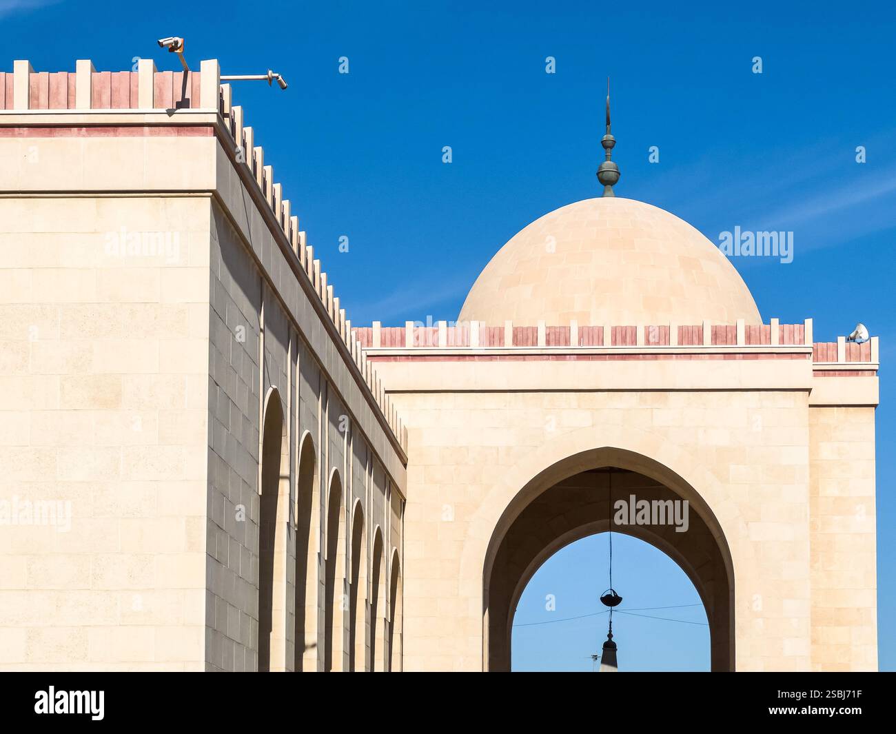 Manama, Bahrain - January 5, 2025: The Al Fateh Grand Mosque's stunning ...