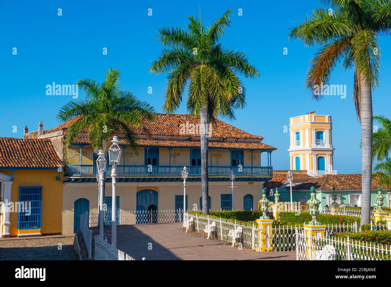 Galeria (Gallery) de Arte Universal Benito Ortiz at Plaza Mayor in ...