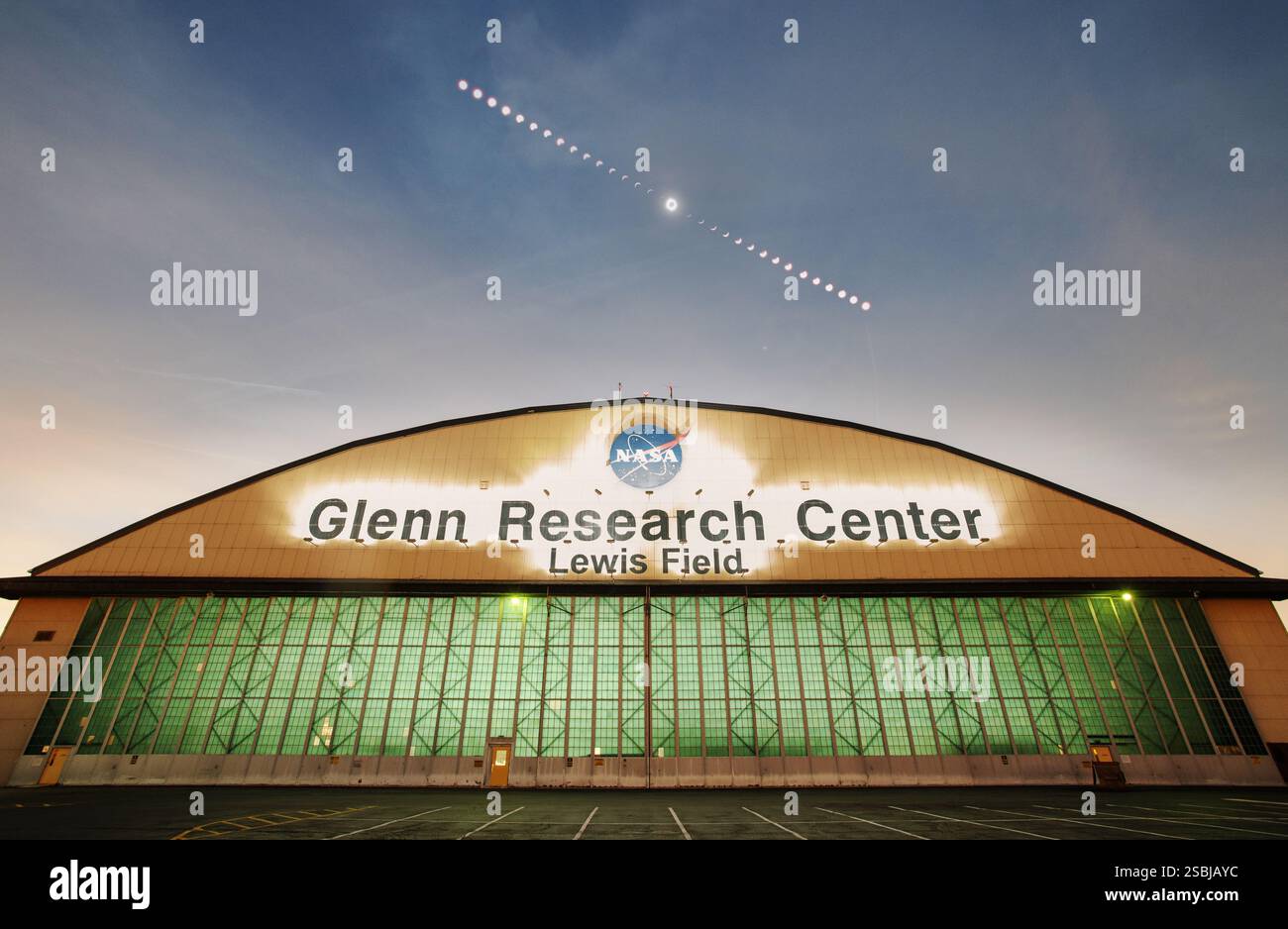 Total solar eclipse composite hi-res stock photography and images - Alamy