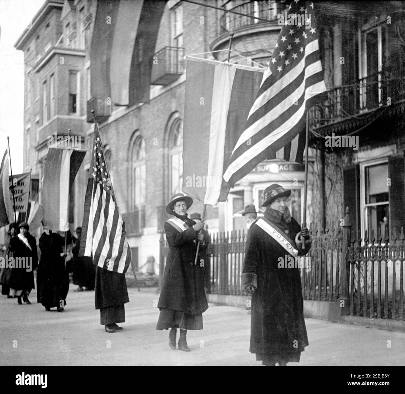 4 1919 Black and White Stock Photos & Images - Alamy