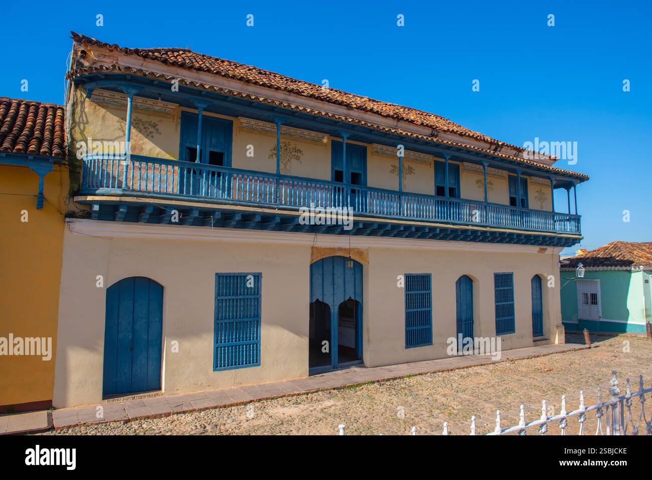 Galeria (Gallery) de Arte Universal Benito Ortiz at Plaza Mayor in ...