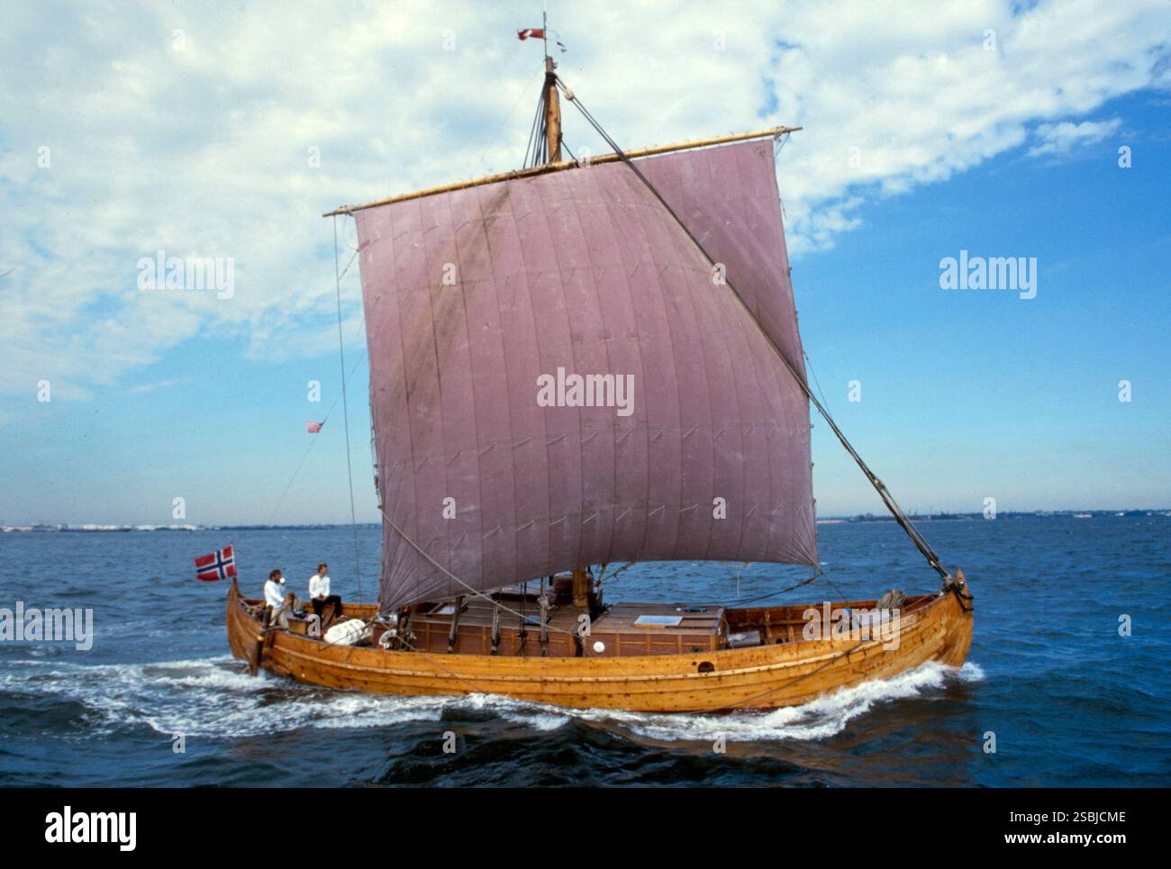 Norwegian adventurer and journalist Ragnar Thorseth sailing into New ...