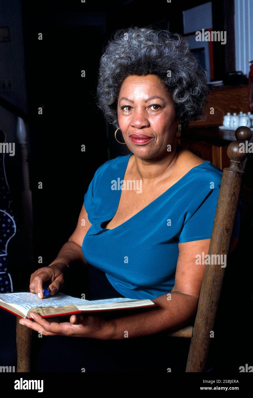 American writer Toni Morrison (1931-2019) in her upstate New York home ...