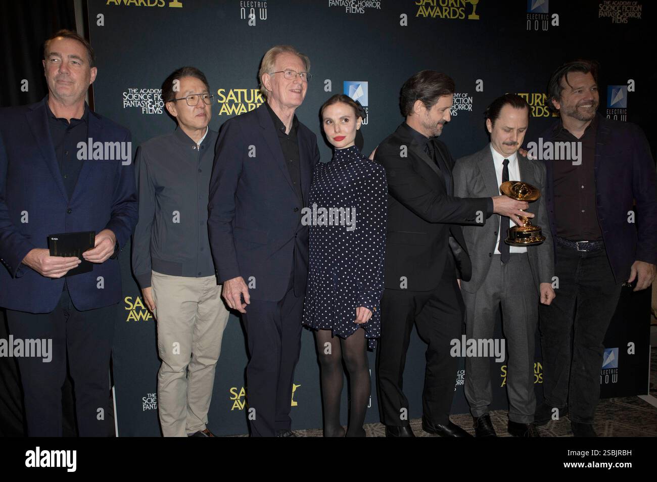 J.T. Mollner mit seinem 'Strange Darling' Cast beim Preisträger ...