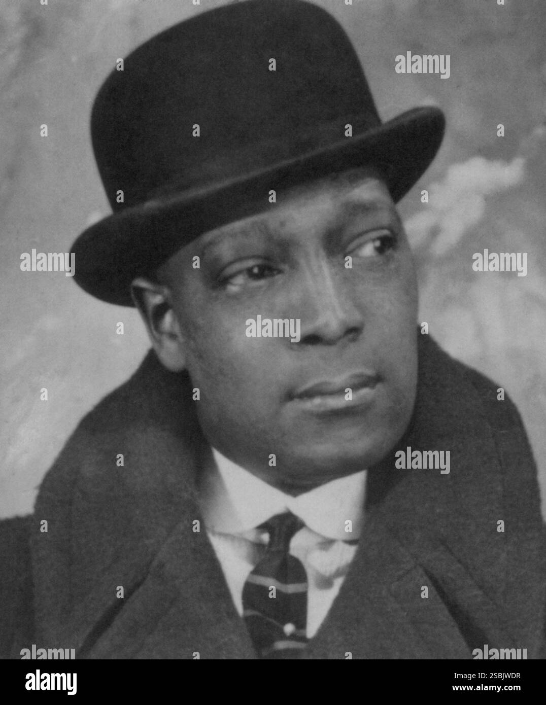Self portrait of photographer James Van Der Zee (1886-1983 Stock Photo ...
