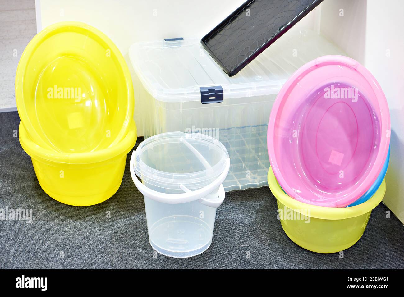 Basins and containers hi-res stock photography and images - Alamy