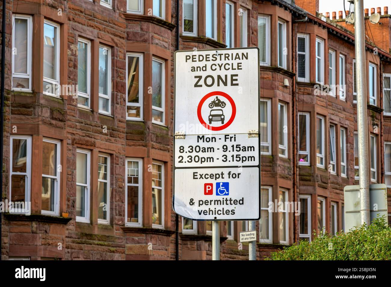 Parking Restriction sign at Battlefield Primary School, Glasgow ...