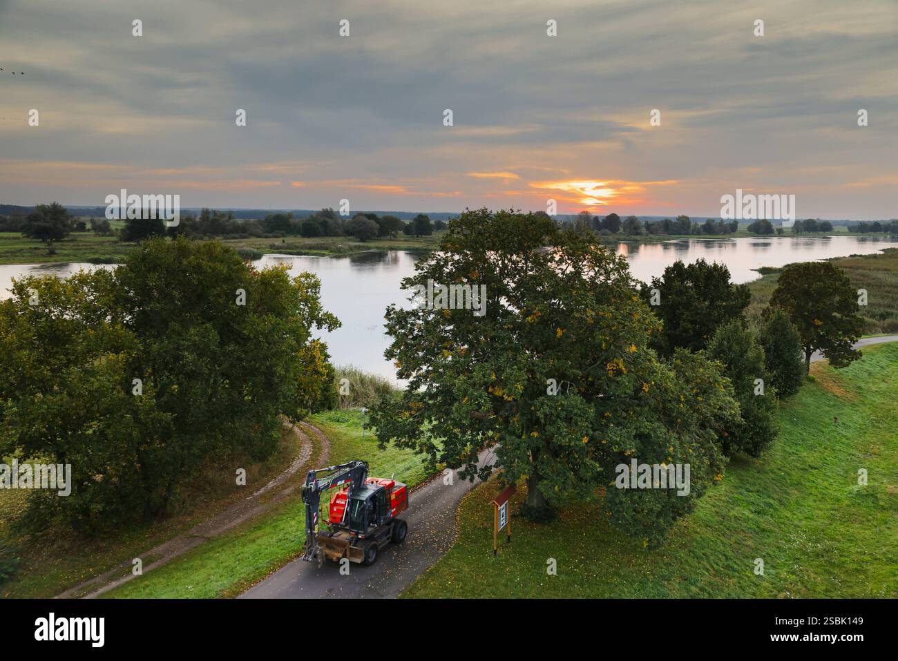 Spätsommer an der Oder / Reisereport/ Blick aus dem obersten Stockwerk ...