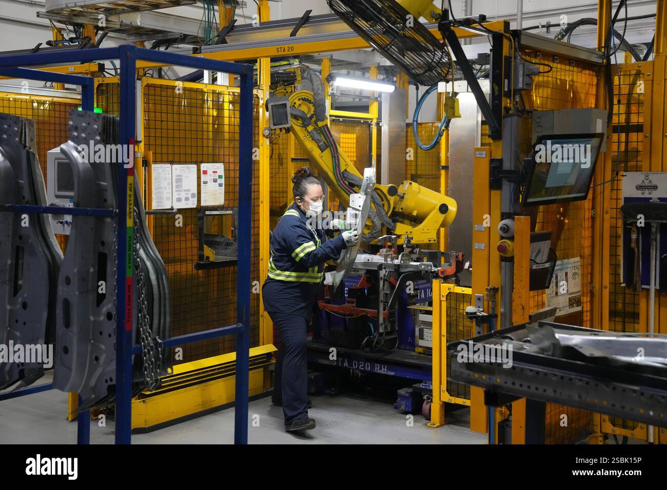 Woodbridge, Can. 03rd Feb, 2025. An employee works on the production ...
