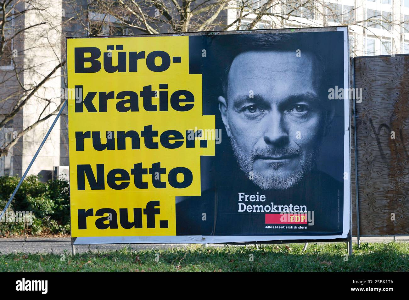 Wahlplakat der FDP zur Wahl zum 21. Deutschen Bundestag. Bonn, 02.02. ...