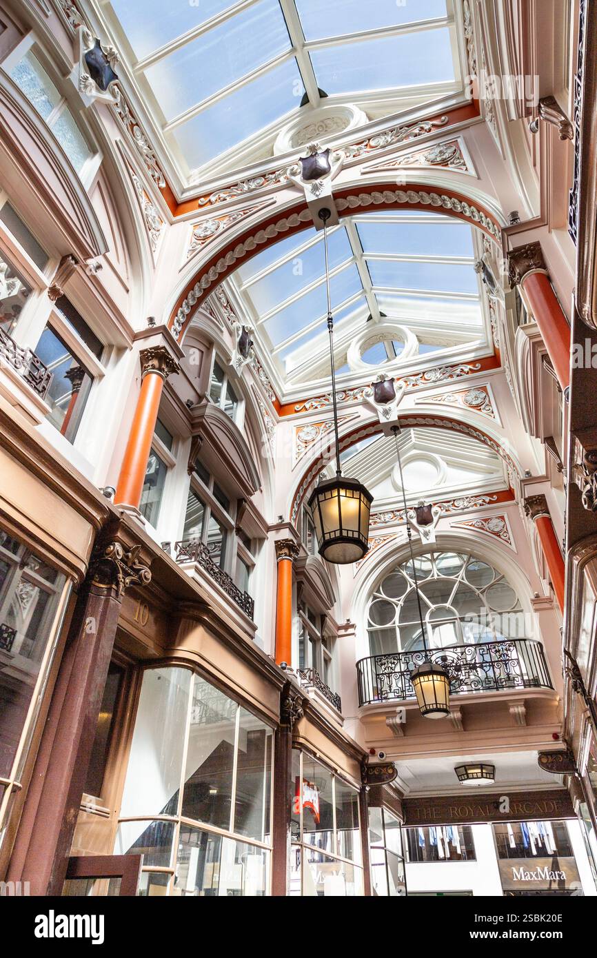 Shopping arcade hi-res stock photography and images - Alamy