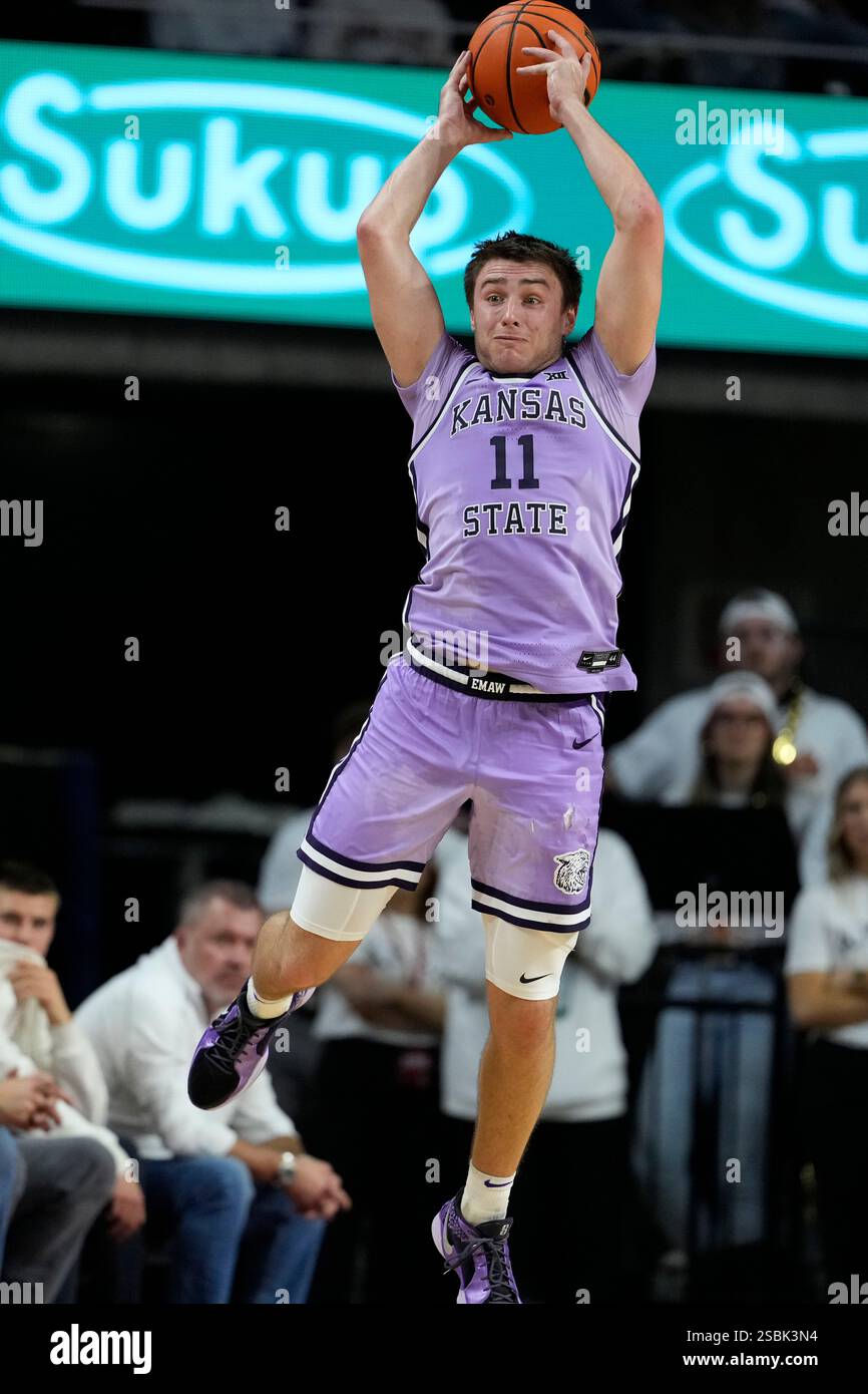 Kansas State guard Brendan Hausen catches a pass during the second half ...