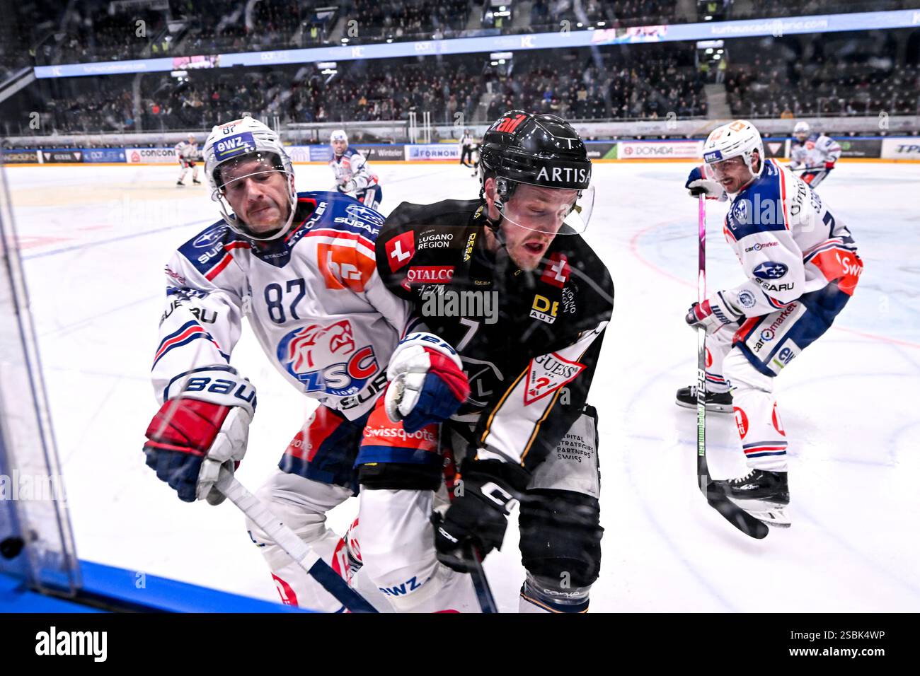 03/02/2025, Porza, Cornèr Arena, NL: HC Lugano - ZSC Lions, #87 Yannick ...