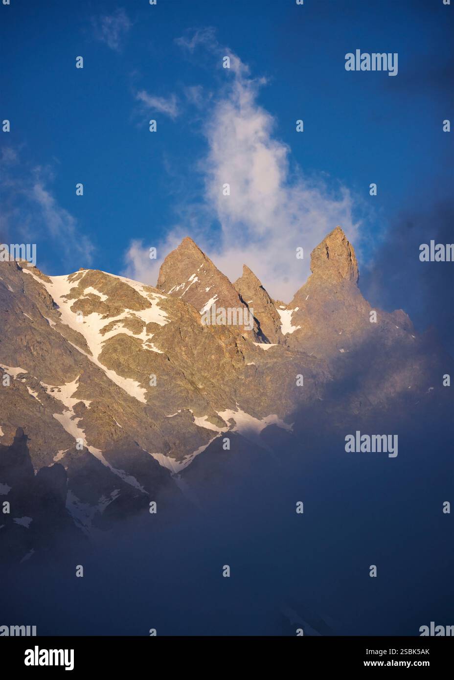 Mountain peaks in pelvoux hi-res stock photography and images - Alamy