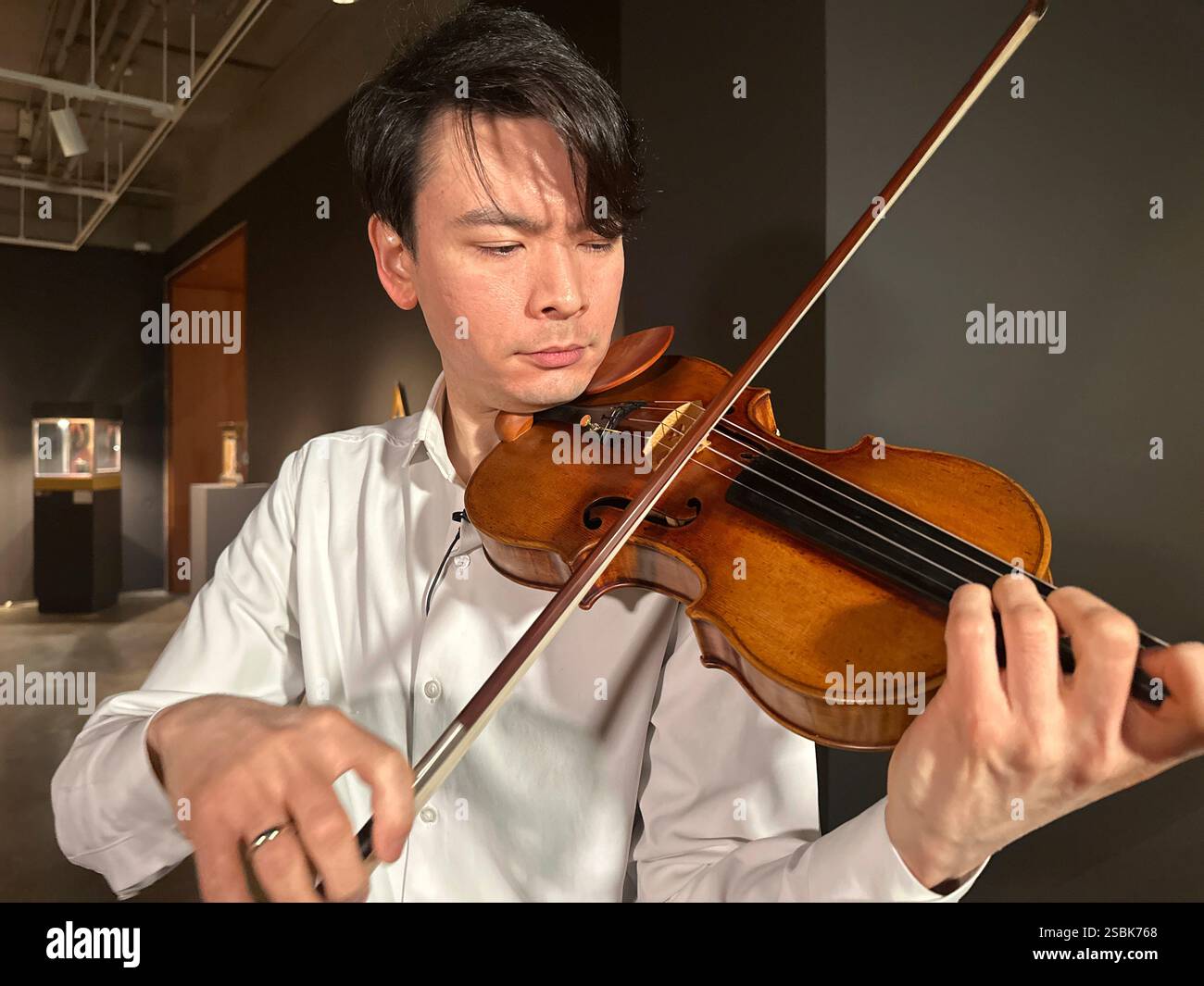 Violinist Stefan Jackiw plays the 1714 Joachim-Ma Stradivarius at ...