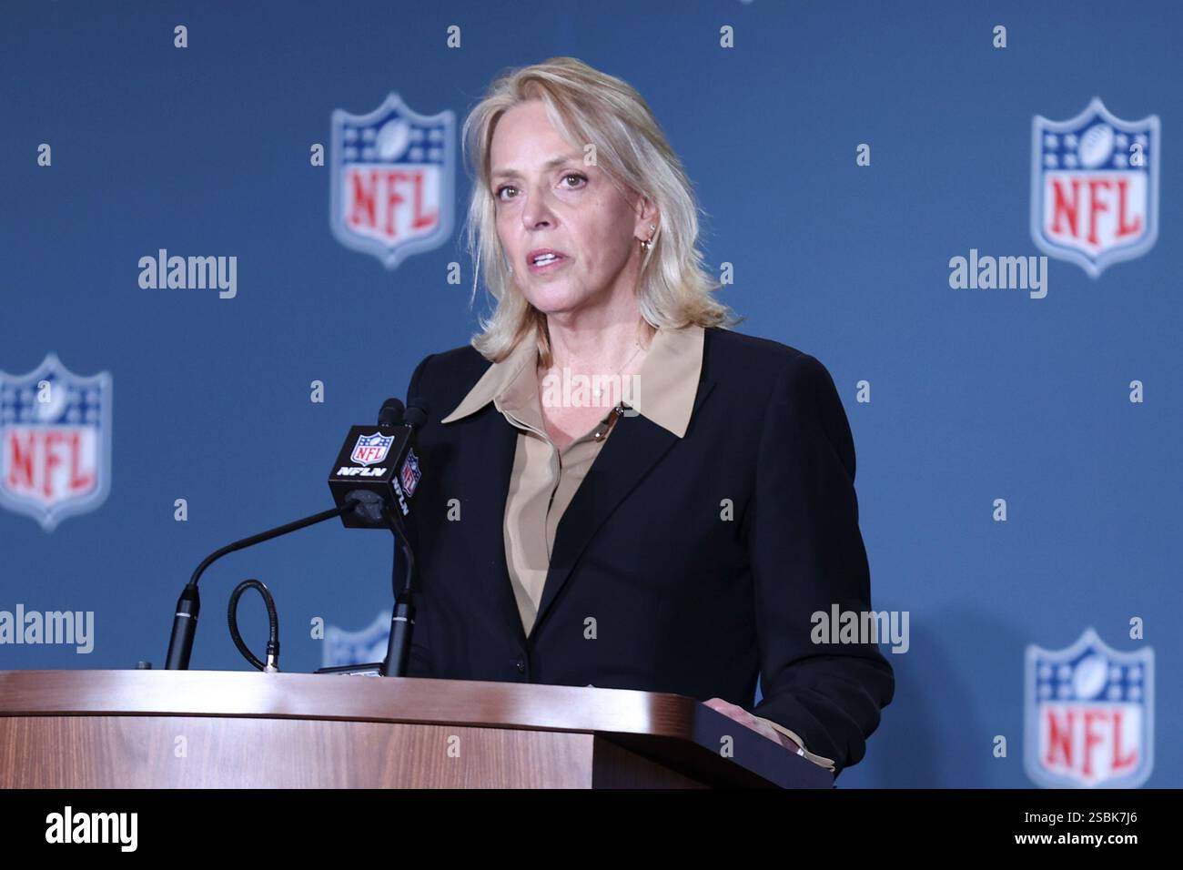 Cathy Lanier (Vice President of Security, National Football League ...