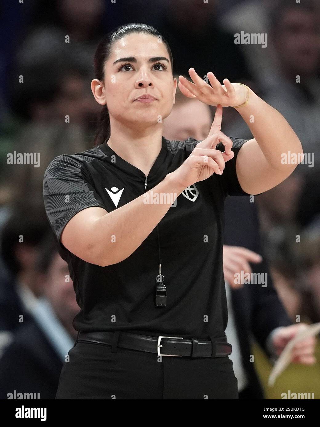 Madrid, Spain. 02nd Feb, 2025. Referee Maria Angeles Garcia Crespo ...