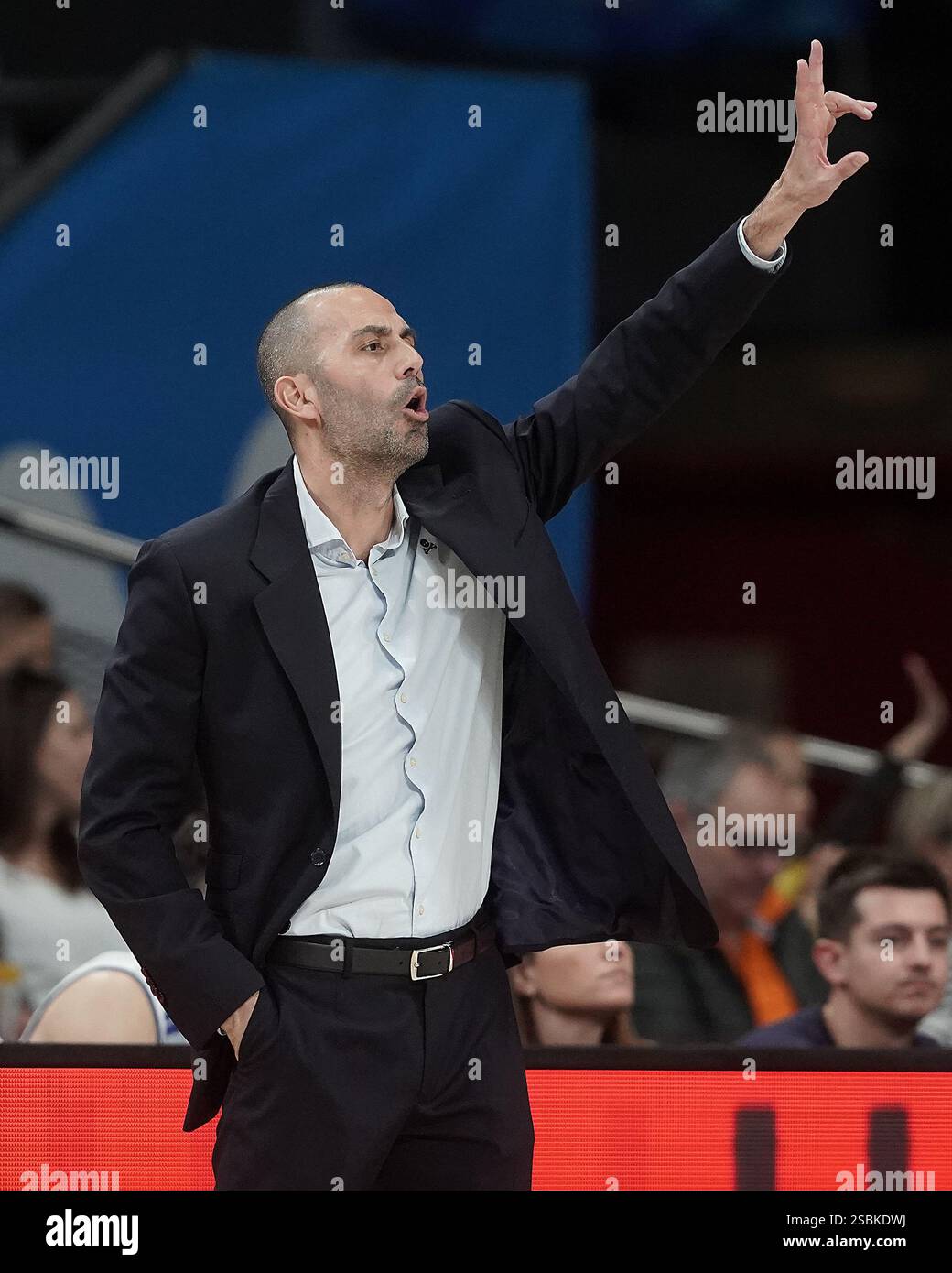 Madrid, Spain. 02nd Feb, 2025. Alimerka Oviedo Baloncesto's coach ...