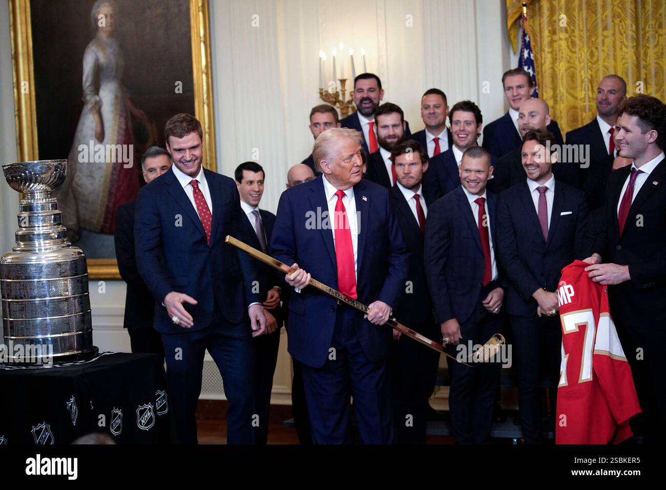 Donald trump hockey stick hi-res stock photography and images - Alamy