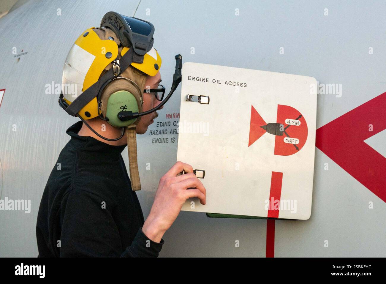 A U.S. Navy Sailor, assigned to Patrol and Reconnaissance Squadron (VP ...