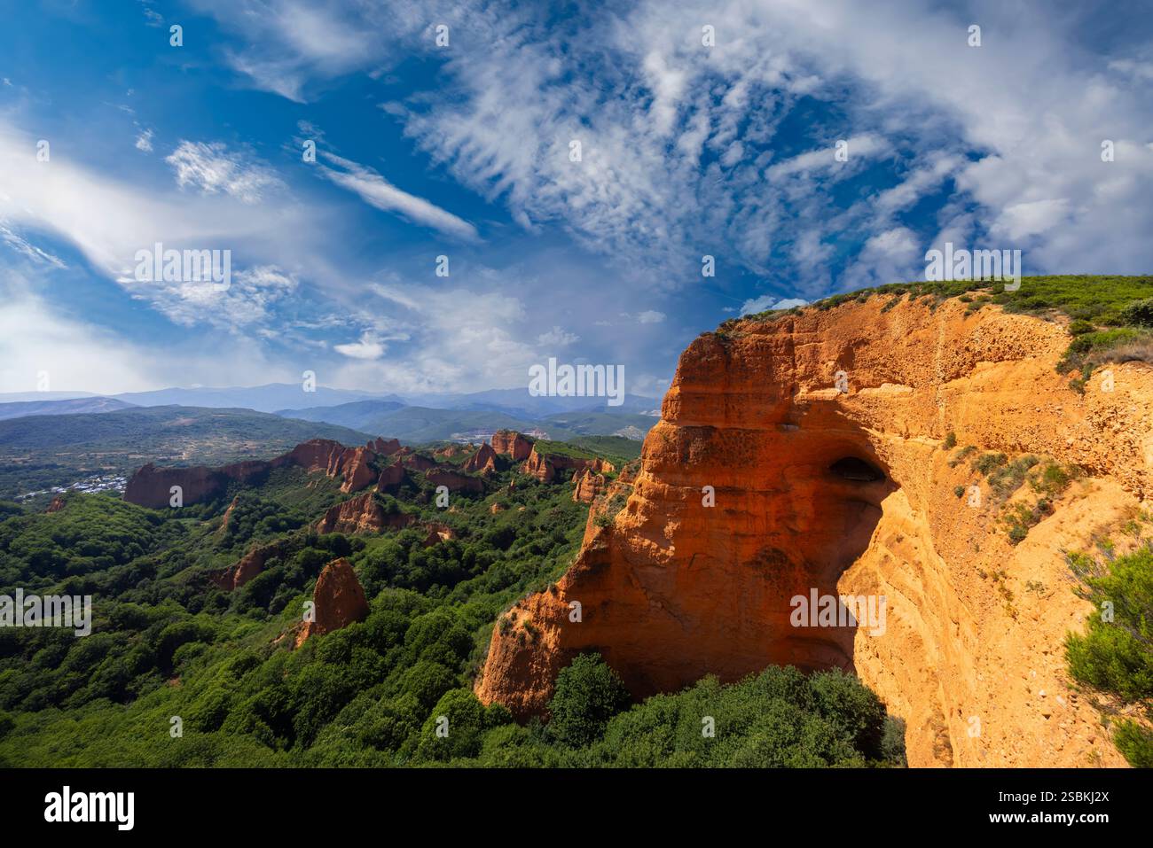 Las Medulas (Monumento Natural de Las Medulas), Roman gold-mining site ...