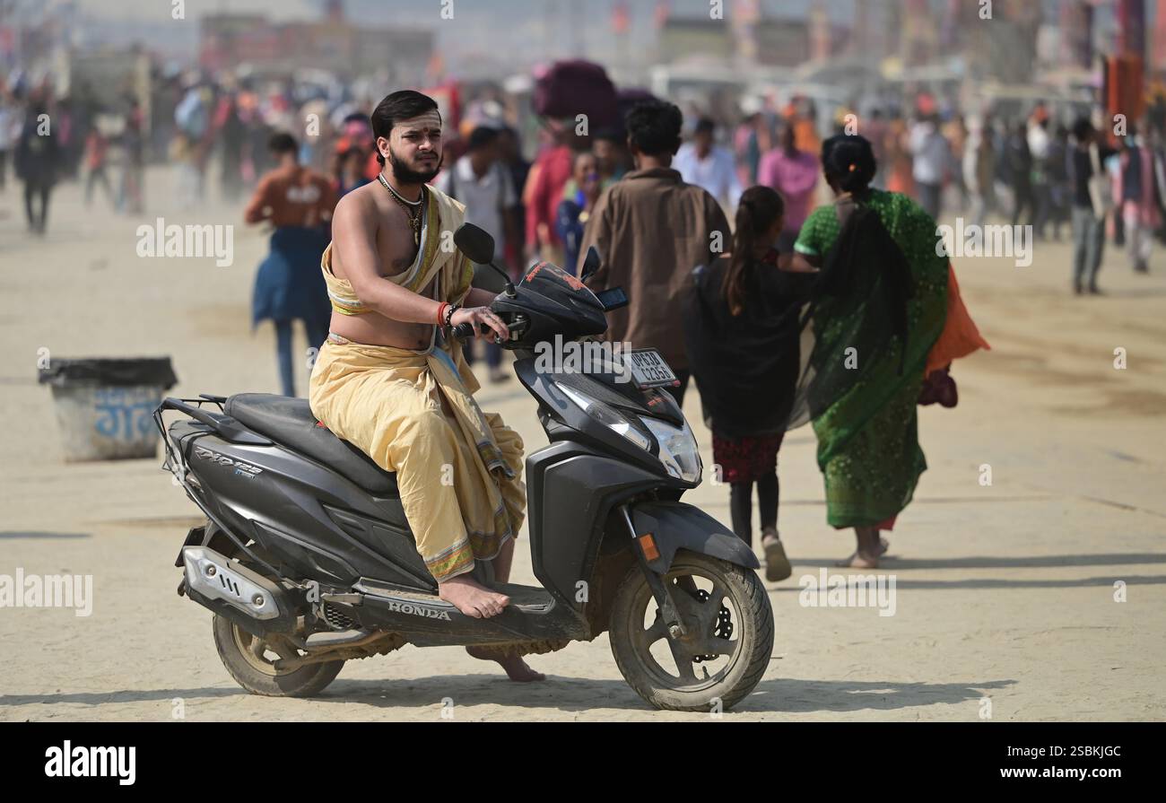 Prayagaraj, India. 04th Feb, 2025. PRAYAGRAJ, INDIA - FEBRUARY 2: A ...