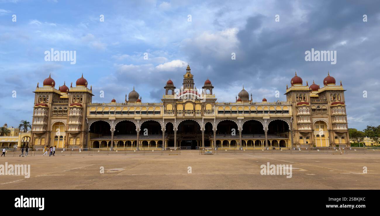 Exterior view of historic famous Mysore Maharaja palace in Karnataka ...