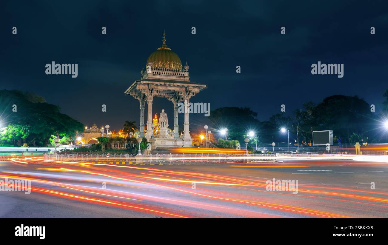 Mysore, India - November 04, 2022: Statue of Chamarajendra Wadiyar ...