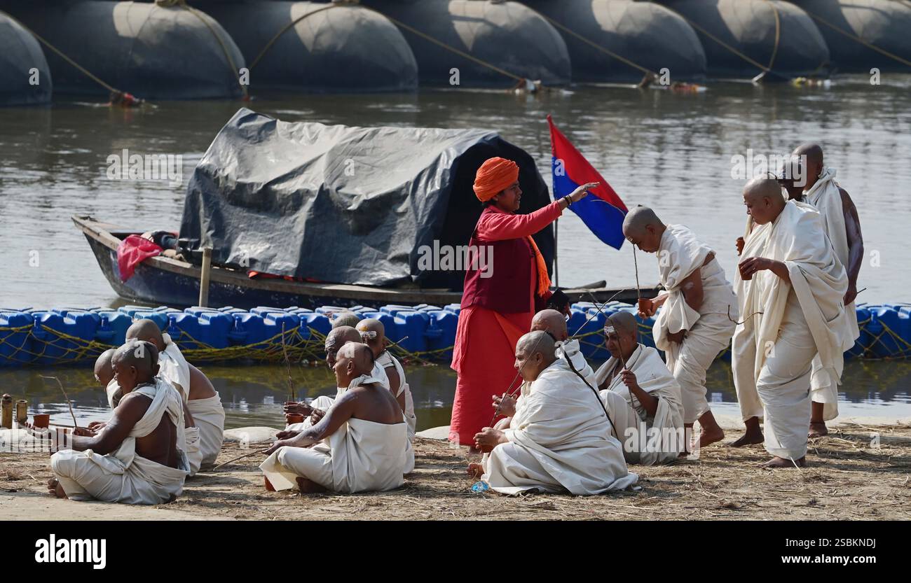 Prayagaraj, India. 04th Feb, 2025. PRAYAGRAJ, INDIA - FEBRUARY 1: Hindu ...