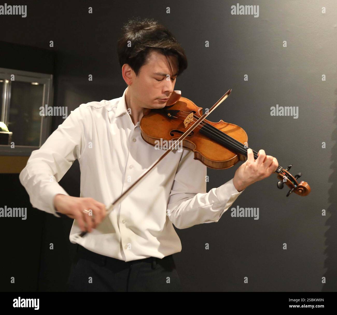 New York, New York, USA. 3rd Feb, 2025. Violinist STEFAN JACKIW performs Joseph Joachim's ...