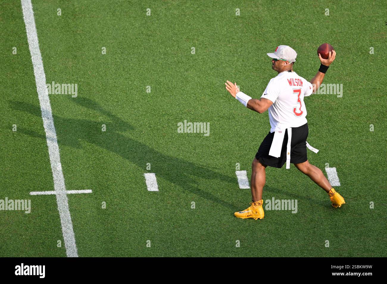 AFC quarterback Russell Wilson (3), of the Pittsburgh Steelers, throws ...