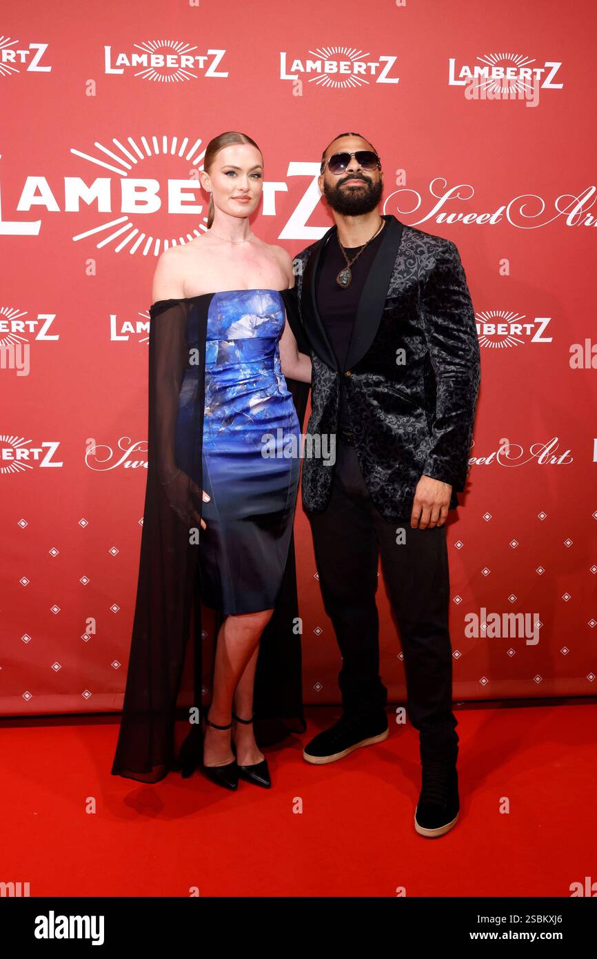 Boxer David Haye und seine Partnerin Model Sian Osborne bei der ...