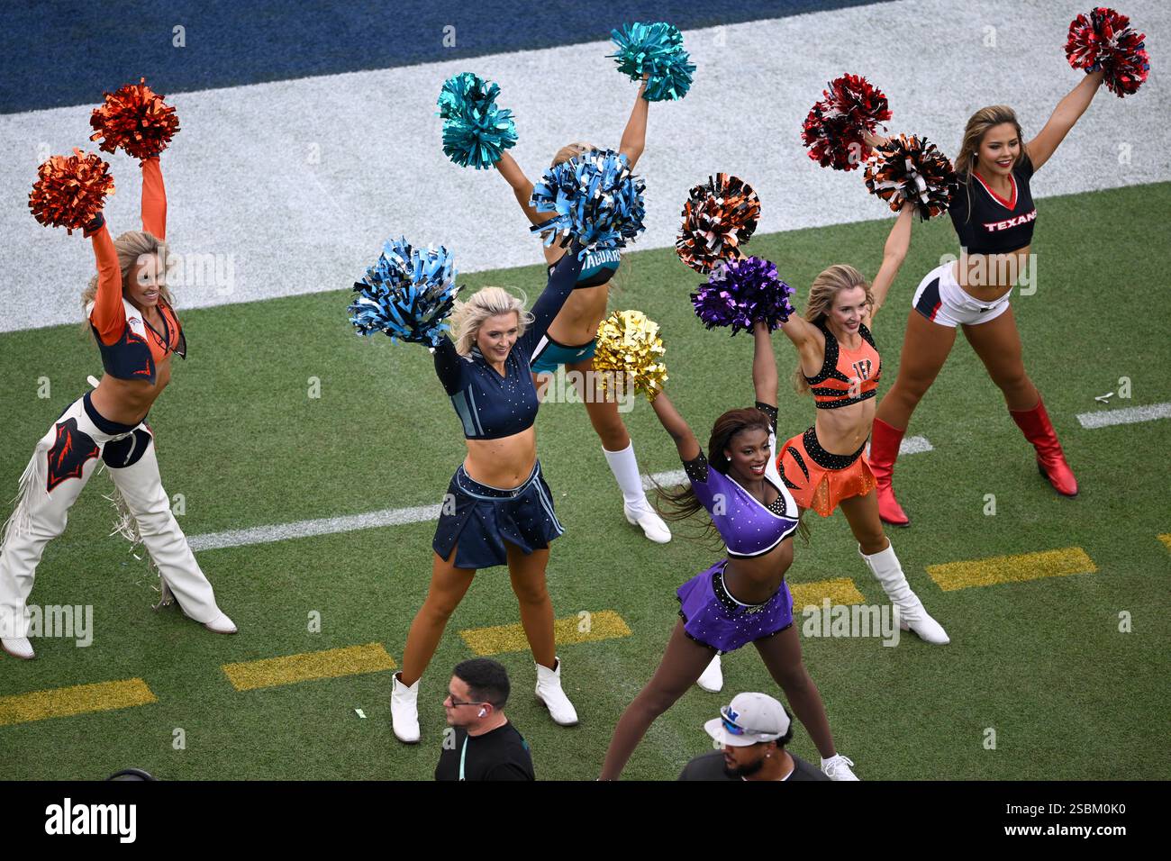 AFC cheerleaders perform on the sideline during the NFL Pro Bowl Games ...