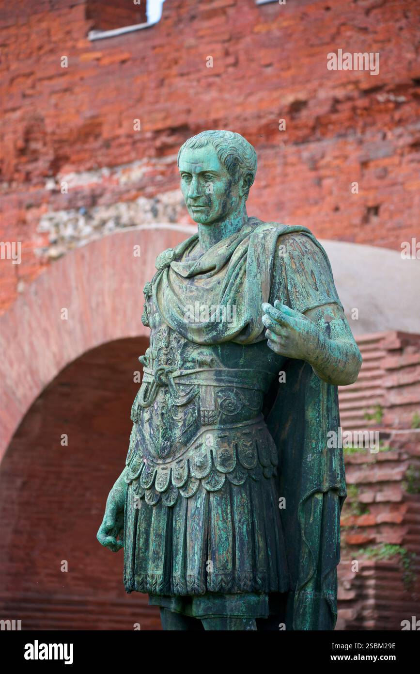 Statue of Julius Caesar, Porta Palatina - the Palatine Gate - Turin ...
