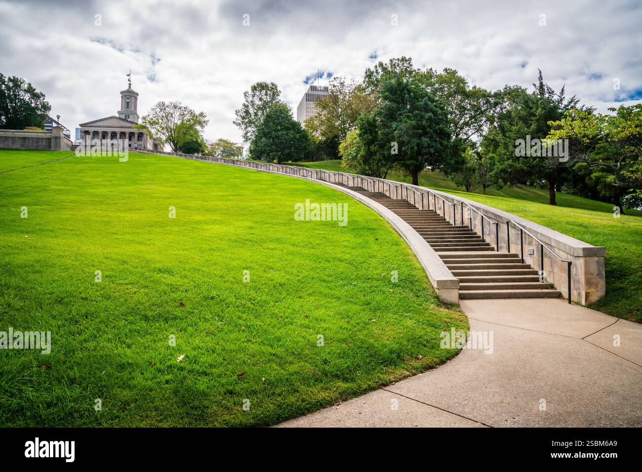 Steps leading up to State Capitol building in Nashville, Tennessee Stock Photo - Alamy
