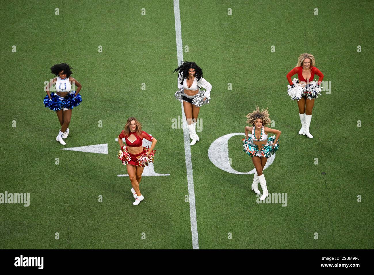 AFC cheerleaders perform on the field during the NFL Pro Bowl Games ...
