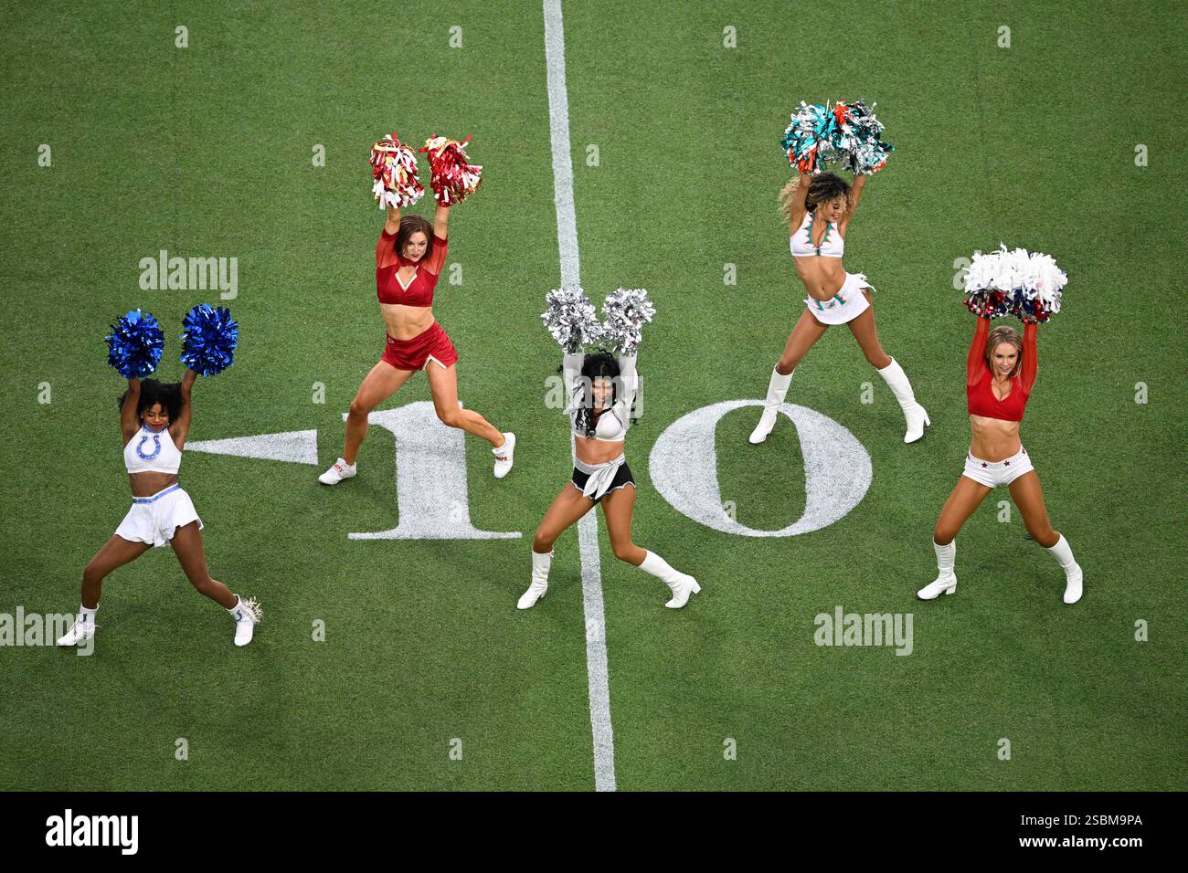 AFC cheerleaders perform on the field during the NFL Pro Bowl Games ...