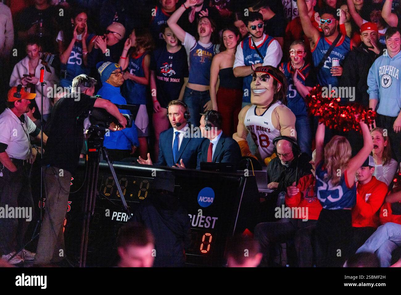 MORAGA, CA - FEBRUARY 01: ESPN announcers Sean Farnham and Dave ...