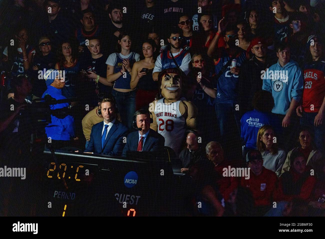 MORAGA, CA - FEBRUARY 01: ESPN announcers Sean Farnham and Dave ...