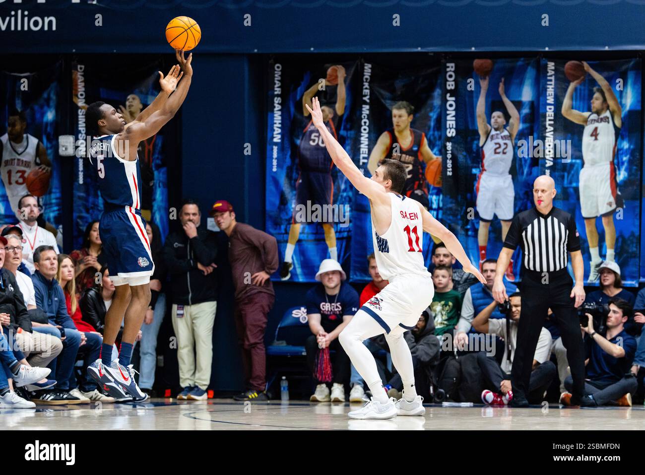 MORAGA, CA - FEBRUARY 01: Gonzaga Bulldogs forward Emmanuel Innocenti ...
