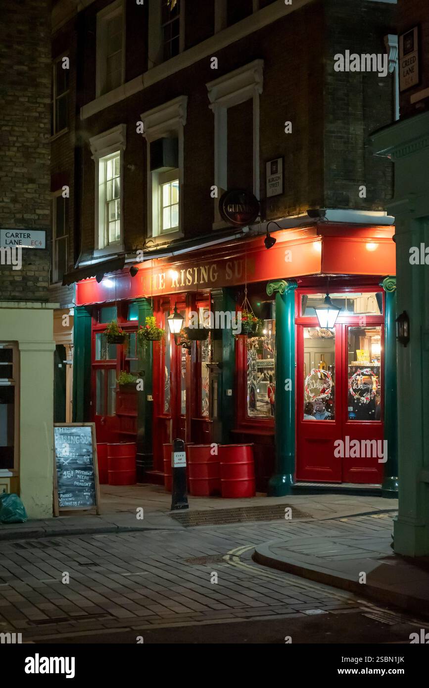 A cosy pub in the city of London at night, London, England, UK Stock ...