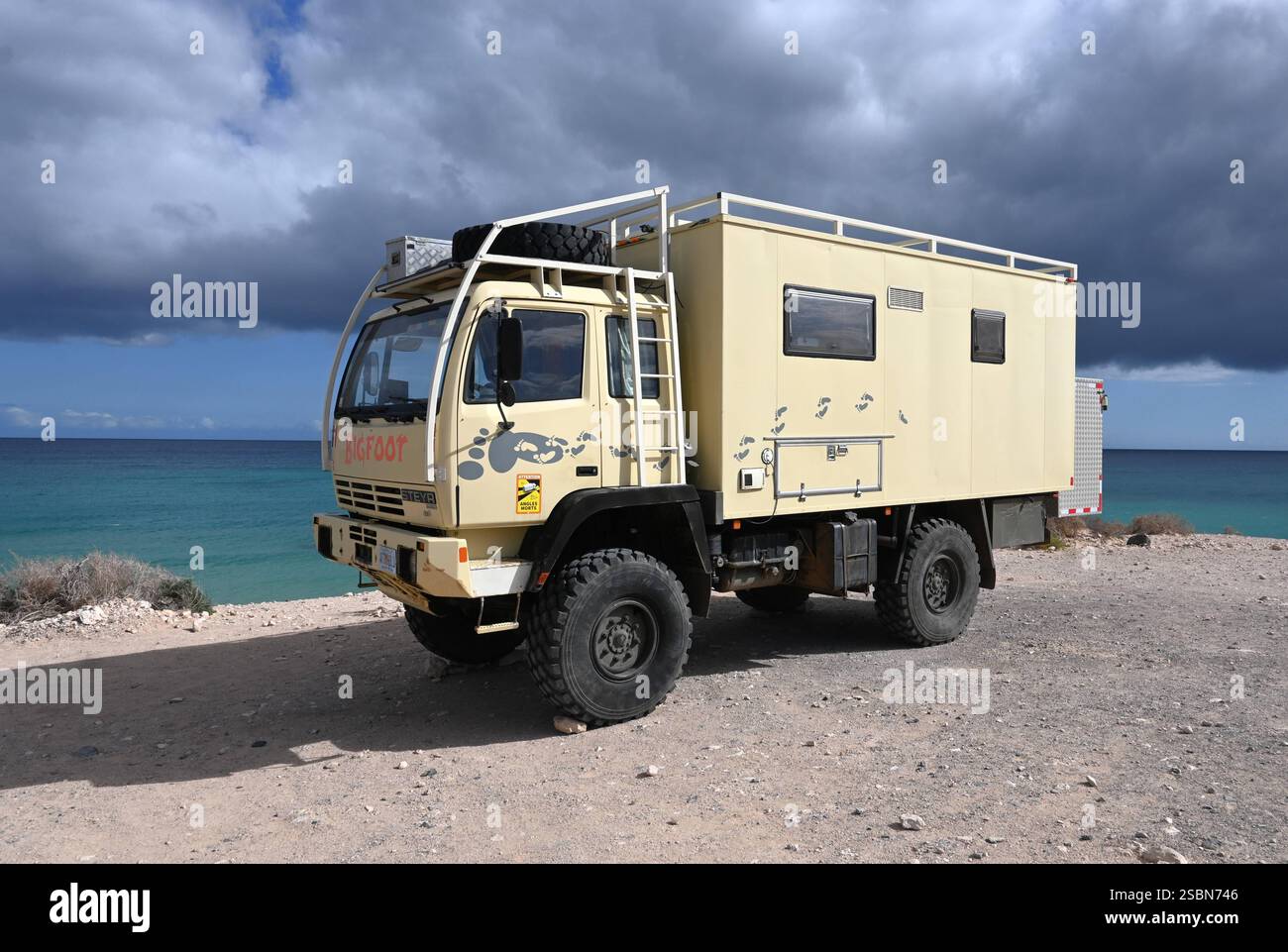 Steyr 4x4 Allrad - Wohnmobil, Camper auf Fuerteventura. Vanlife ...