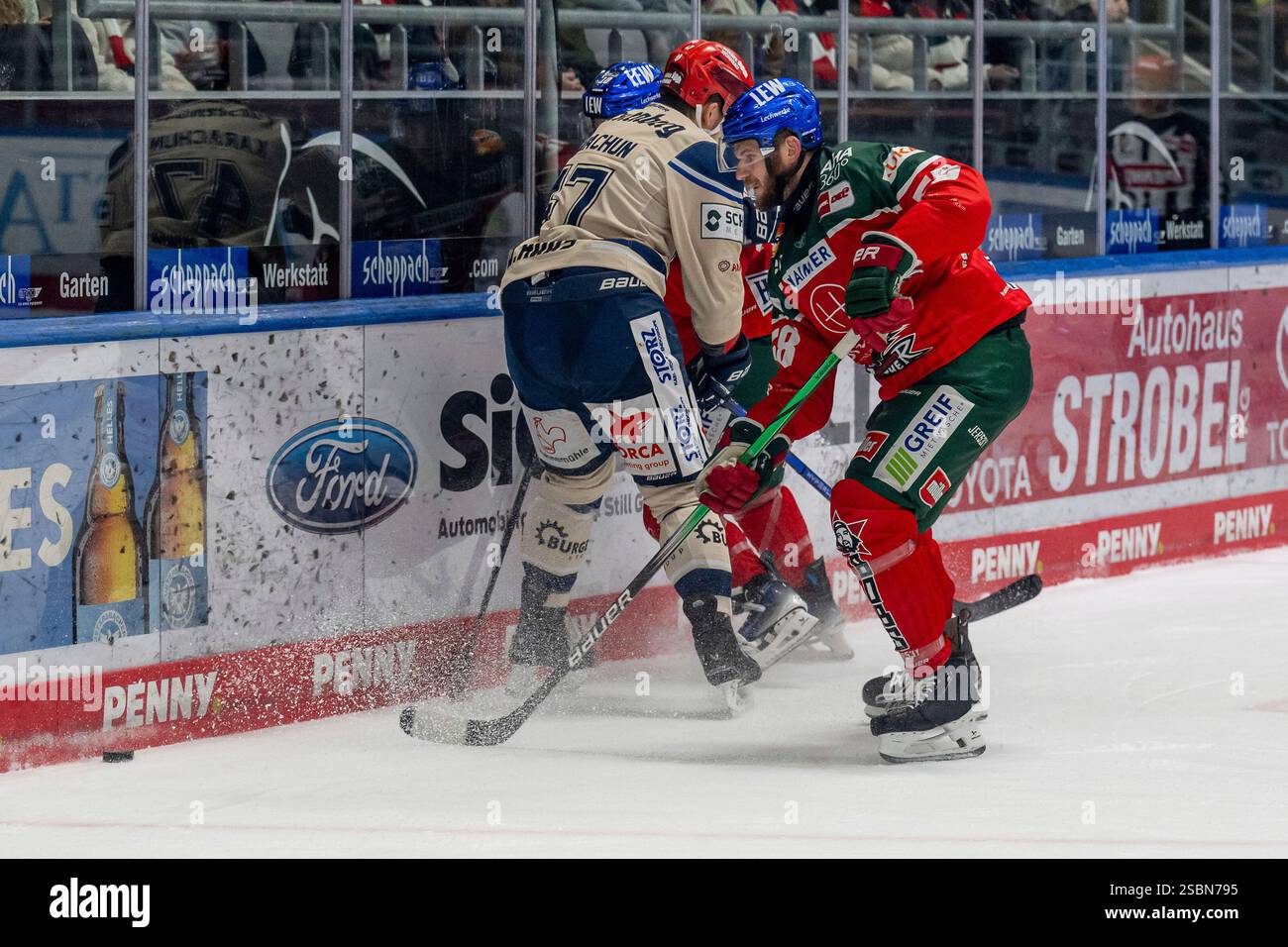 Augsburg, Deutschland. 02nd Feb, 2025. Kampf um den Puck von Alexander Karachun (Schwenninger ...