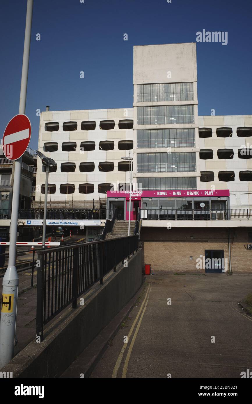 CAR PARK BUILDING - WORTHING SUSSEX - ENGLAND - BRUTALISM ARCHITECTURE ...