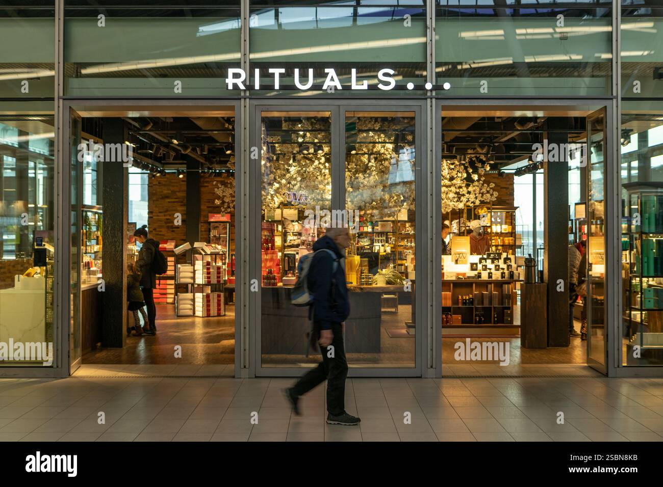 Rituals shop front logo with flowers in the background. a Dutch company ...