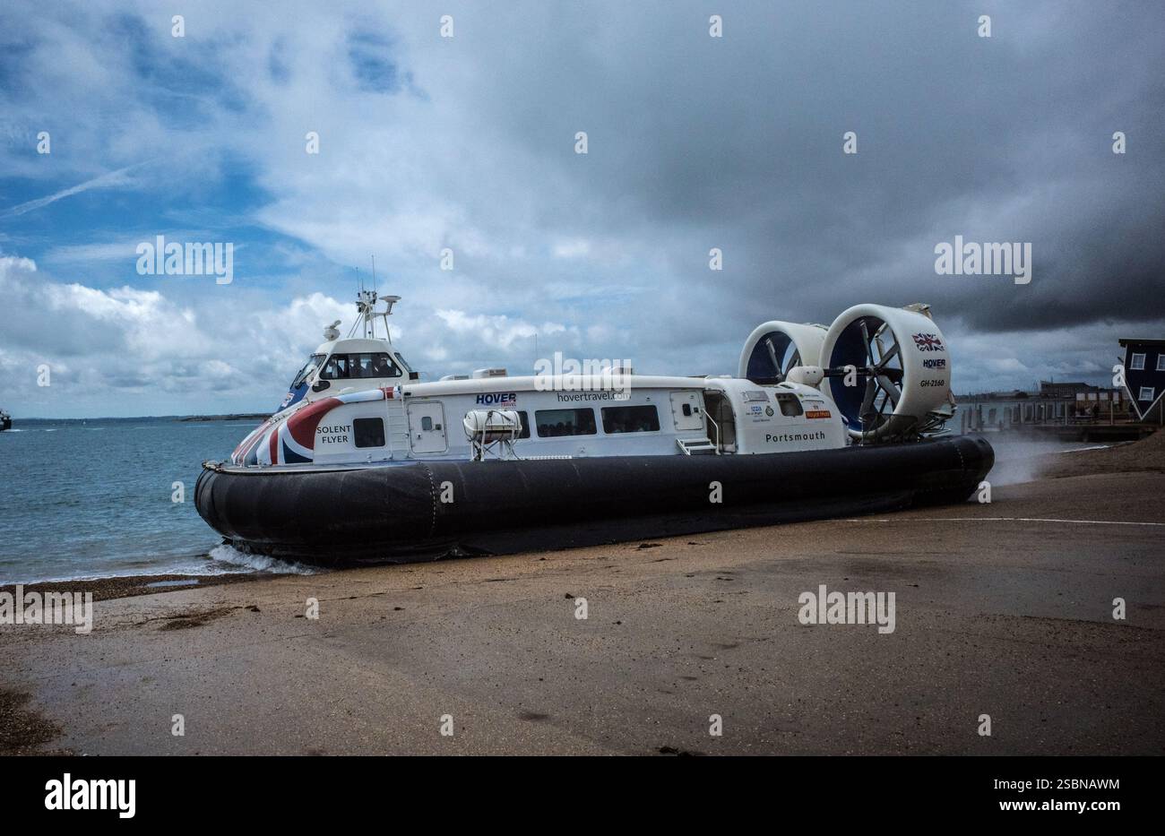 SOLENT FLYER HOVERCRAFT LOADING AND DEPARTING FROM PORTSMOUTH TO THE ...