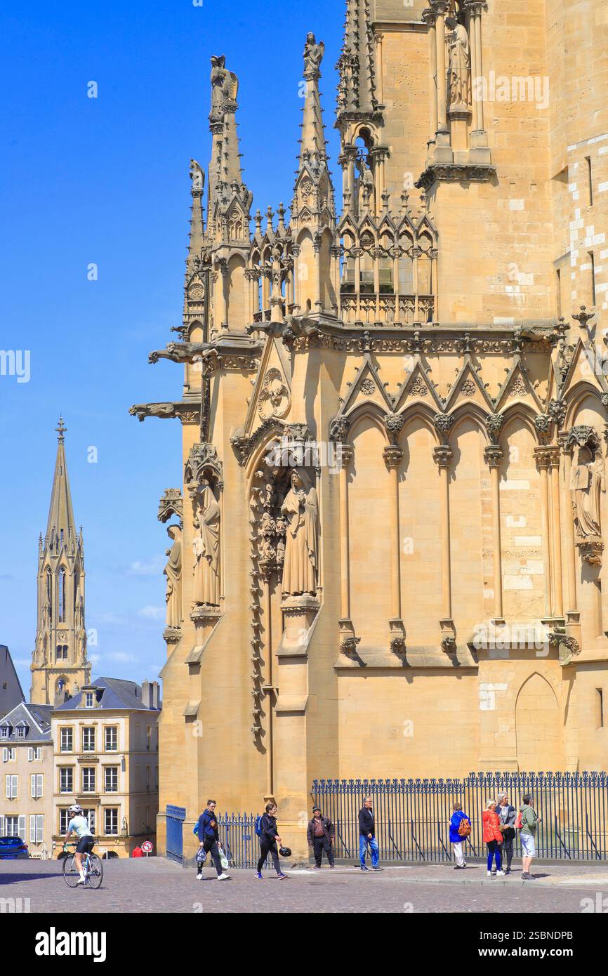 France, Moselle, Metz, square in front of Saint-Étienne cathedral with ...