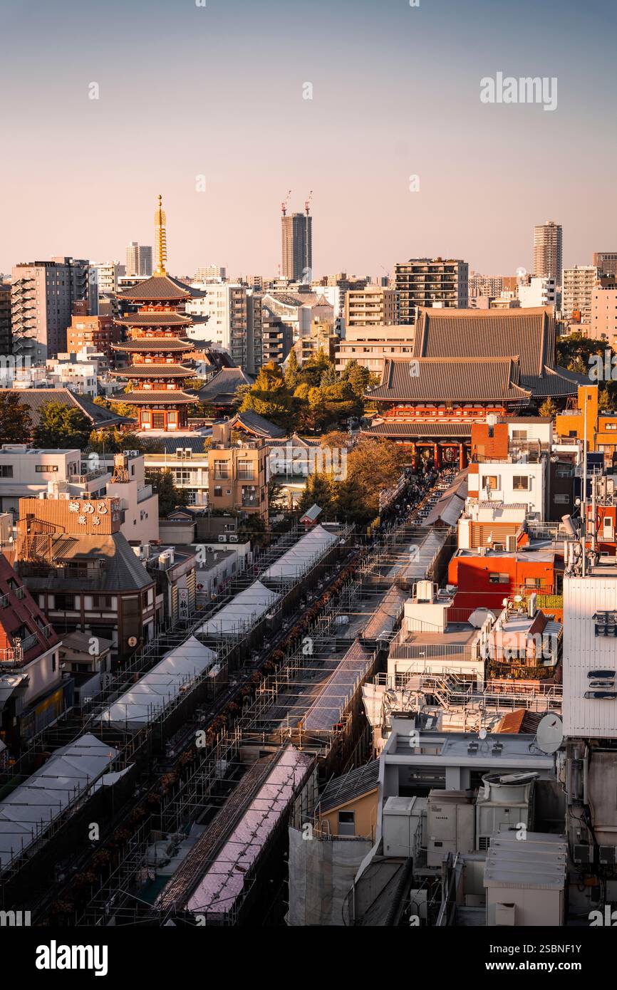 Japan, Honshu, Tokyo, Asakusa district, Senso-ji Shrine on a November ...