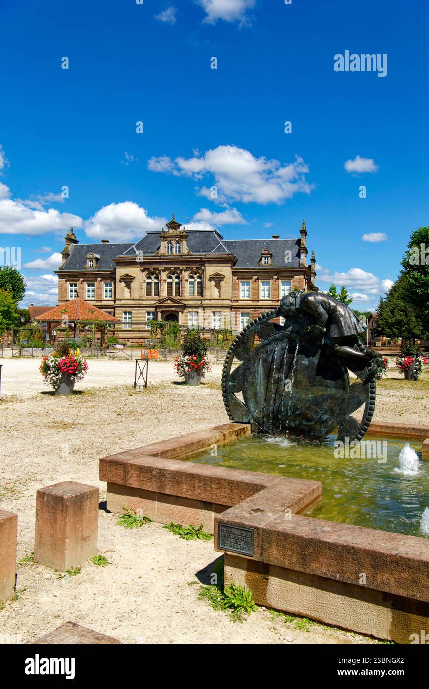 France, Bas Rhin, Pays de Hanau, Bouxwiller, place du Château (Castle ...